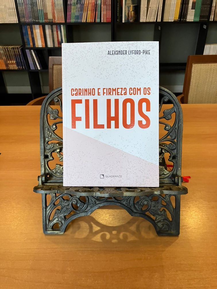 Livro: Carinho e firmeza com os filhos | Familia & educação